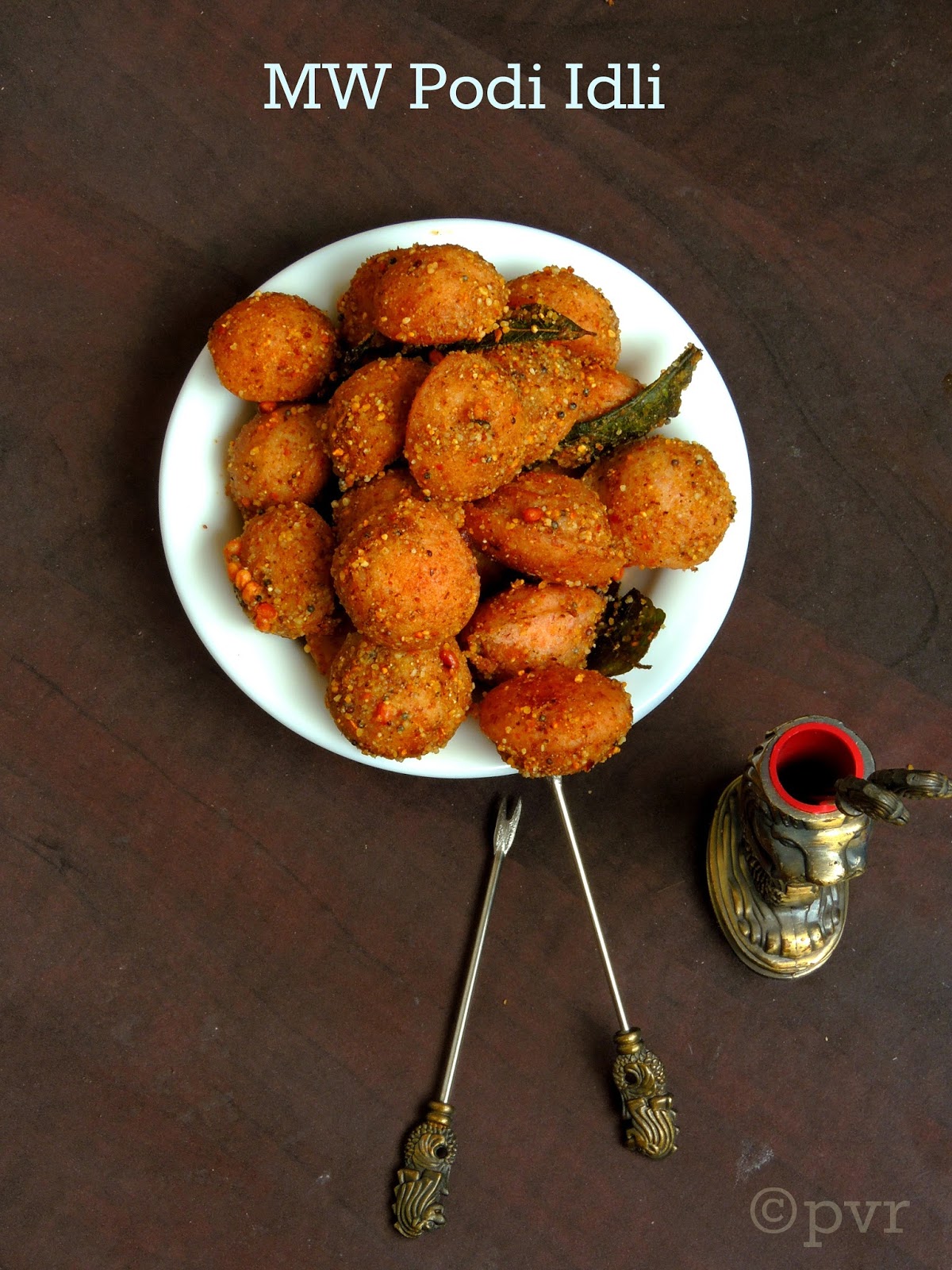 Priya's Versatile Recipes: MW Podi Idli