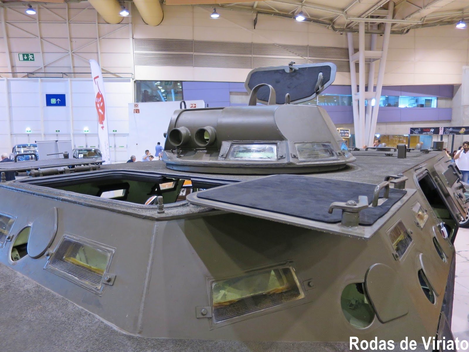 Blindado Chaimite V-200 - Salão Motorclássico 2017 (1/2)