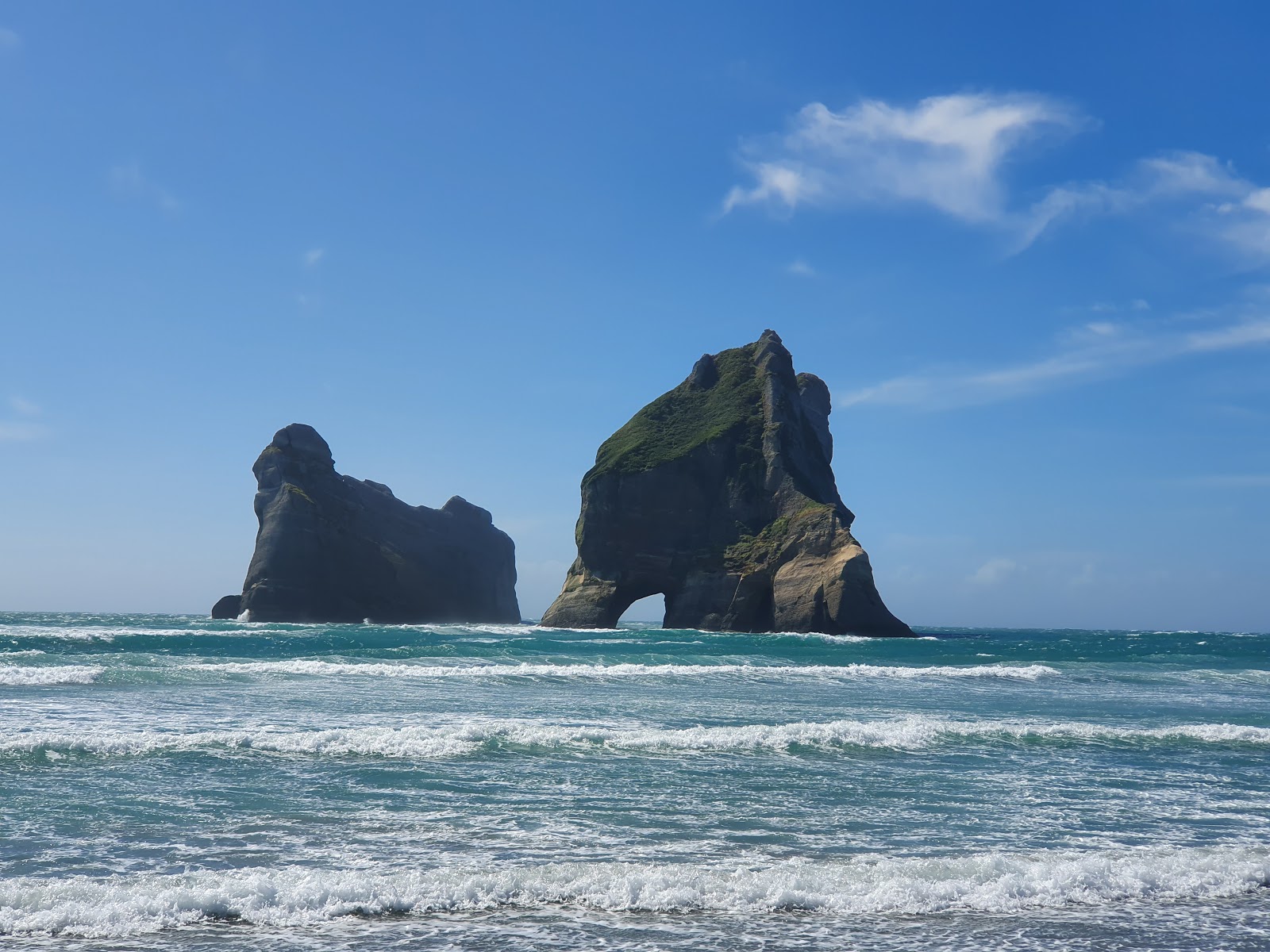 Fluris Downunder: Wharariki Beach