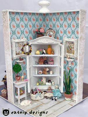 artistic catnip: collecting and diplaying one inch scale miniatures...