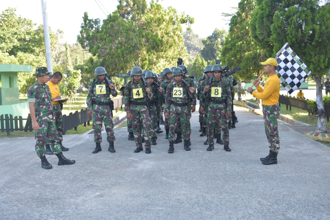 BATALYON INFANTERI 611 AWANG LONG: AGAR FISIK TERJAGA, YONIF 611/AWL LARI TEMPUR