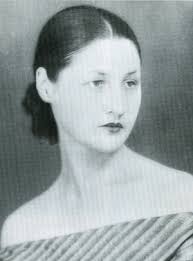 Leer y tejer: Valentine Penrose, una joya surrealista