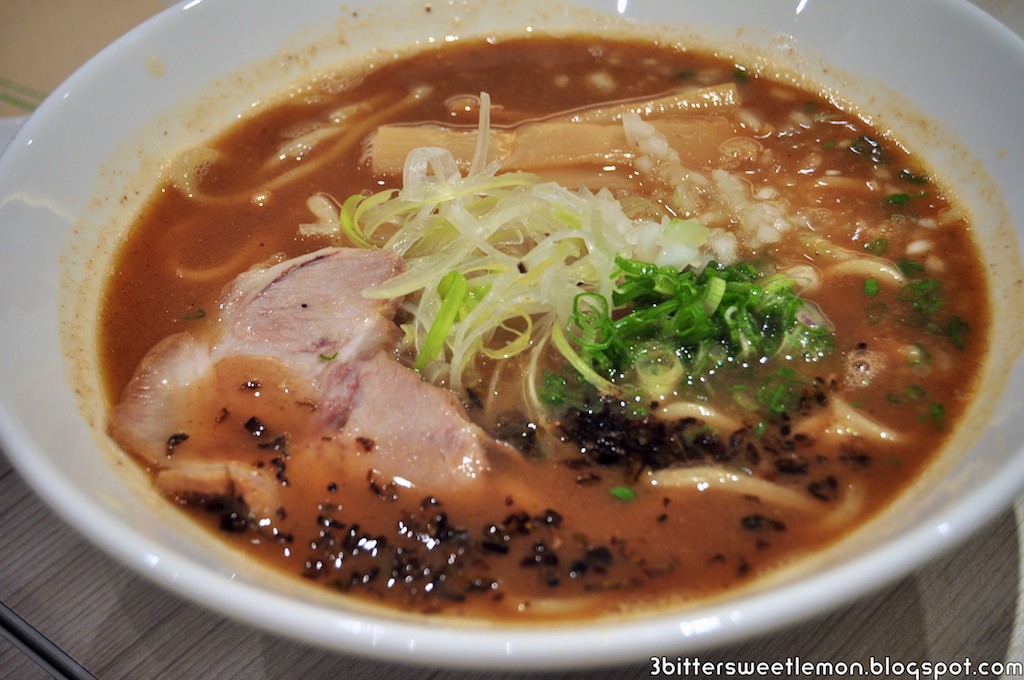 my lil oyster: Goku Raku Ramen √