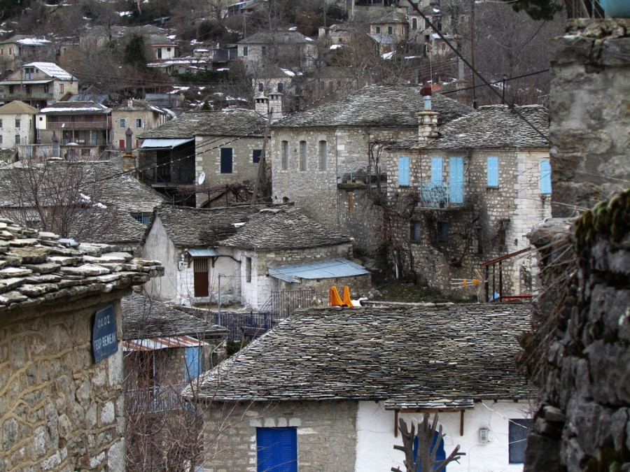 ΗΣΥΧΕΣ ΔΙΑΚΟΠΕΣ ΚΑΙ ΤΑΞΙΔΙΑ ΣΤΗΝ ΕΛΛΑΔΑ: ΚΑΛΑΡΡΥΤΕΣ ΙΩΑΝΝΙΝΩΝ