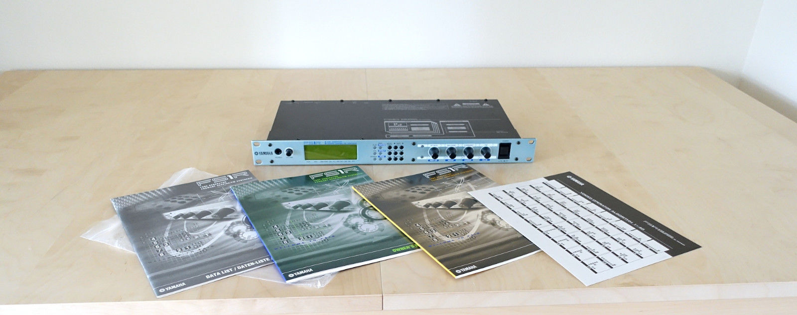 MATRIXSYNTH: Yamaha FS1R Rack Mount FM & Formant Synthesizer SN OX01928