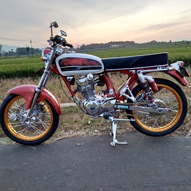 20 Gambar HD Modifikasi CB 100 Warna Putih Terbaru 2020