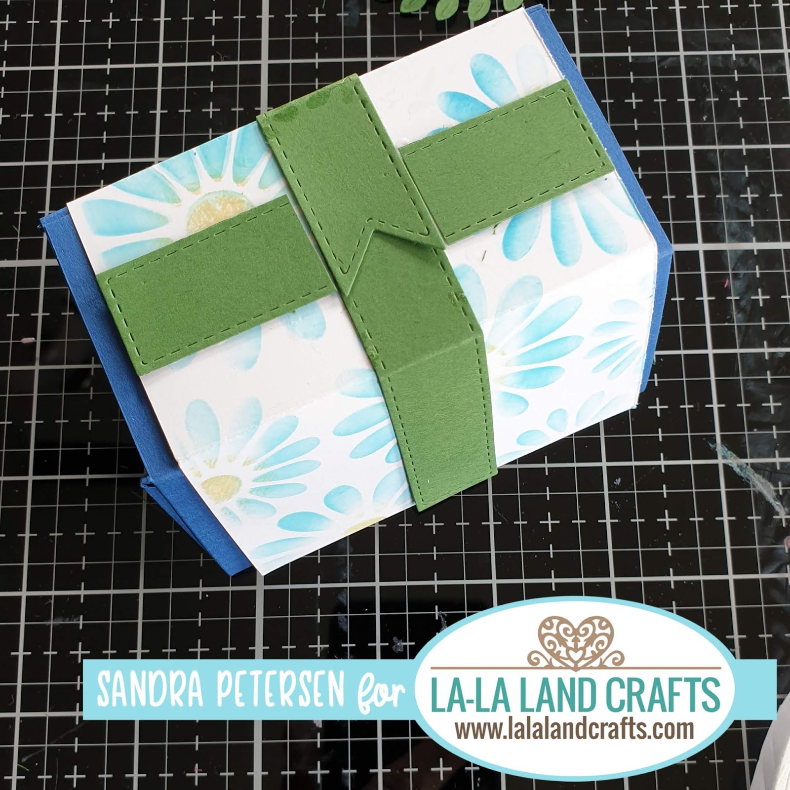La-La Land Crafts Inspiration and Tutorial Blog: Tutorial Thursday ...