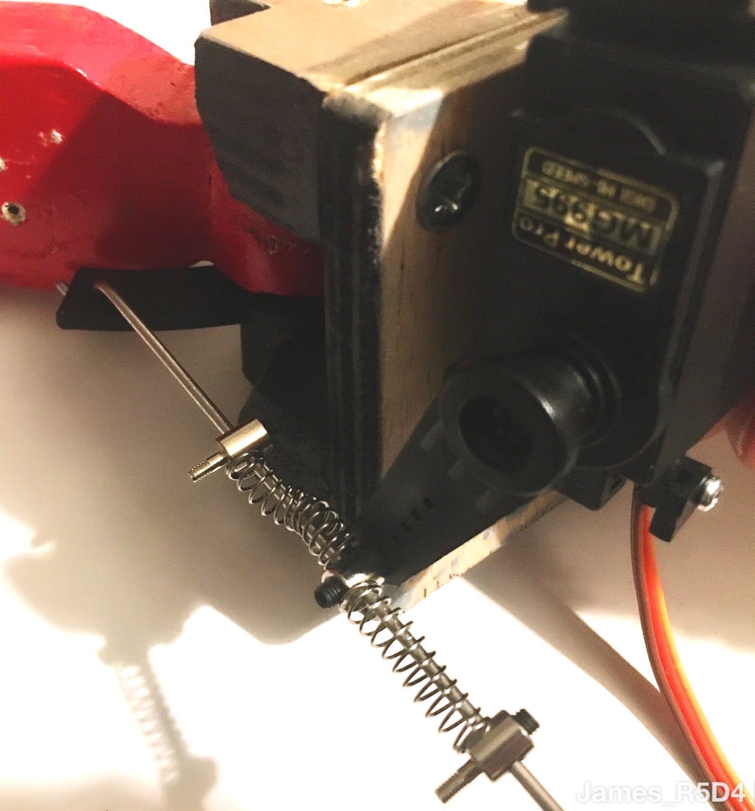 James' R5-D4: Utility arm servo linkages & bracket design