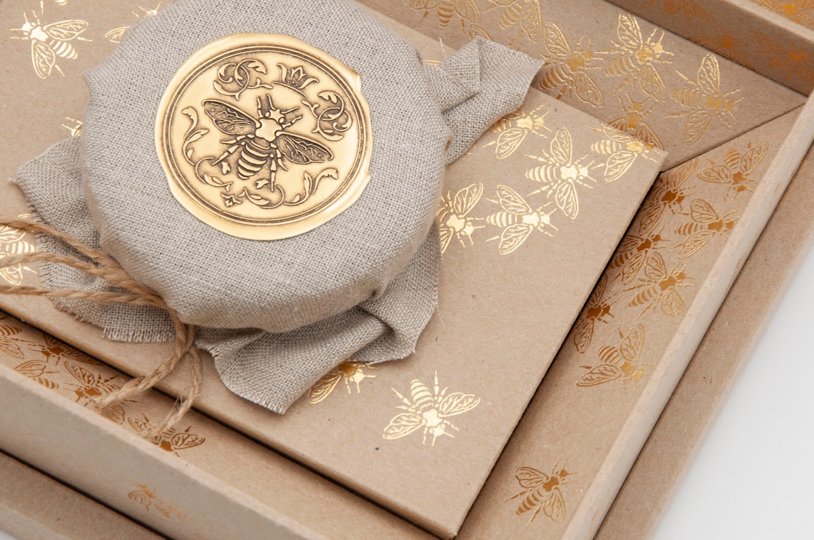 BEE inspired by nature – Packaging Of The World