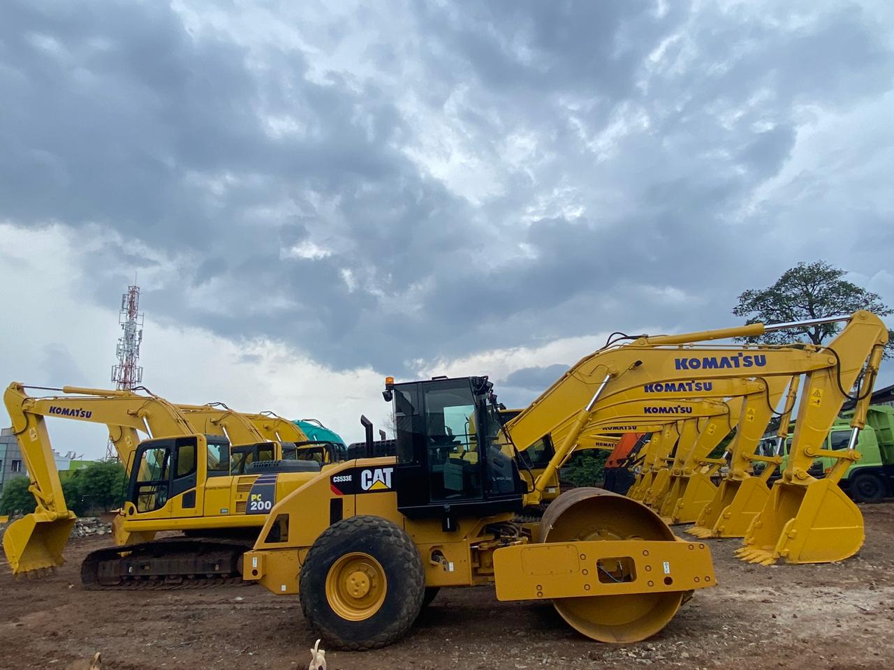 Pusat Jual Beli Alat Berat Bekas Terlengkap: Vibro Compactor Cat CS533E ...