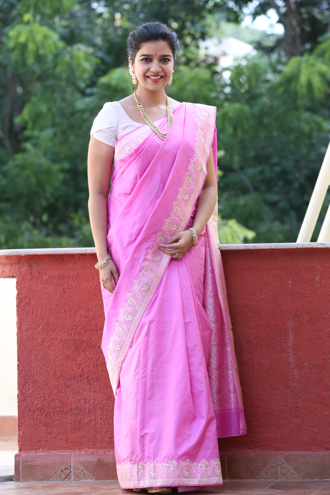 Swathi Dazzling in Pink saree | HQ Pics n Galleries