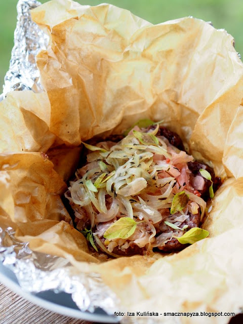 Szaszłyki z wątróbki, gruszki i boczku | Smaczna Pyza