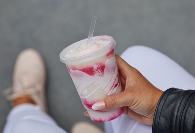 Taco Bell Debuts New Dragon Fruit Freeze