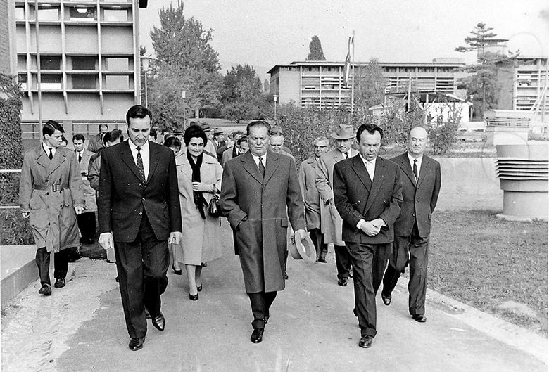 SFR JUGOSLAVIJA: NIKAD VIĐENE FOTOGRAFIJE! Tito u inspekciji ...