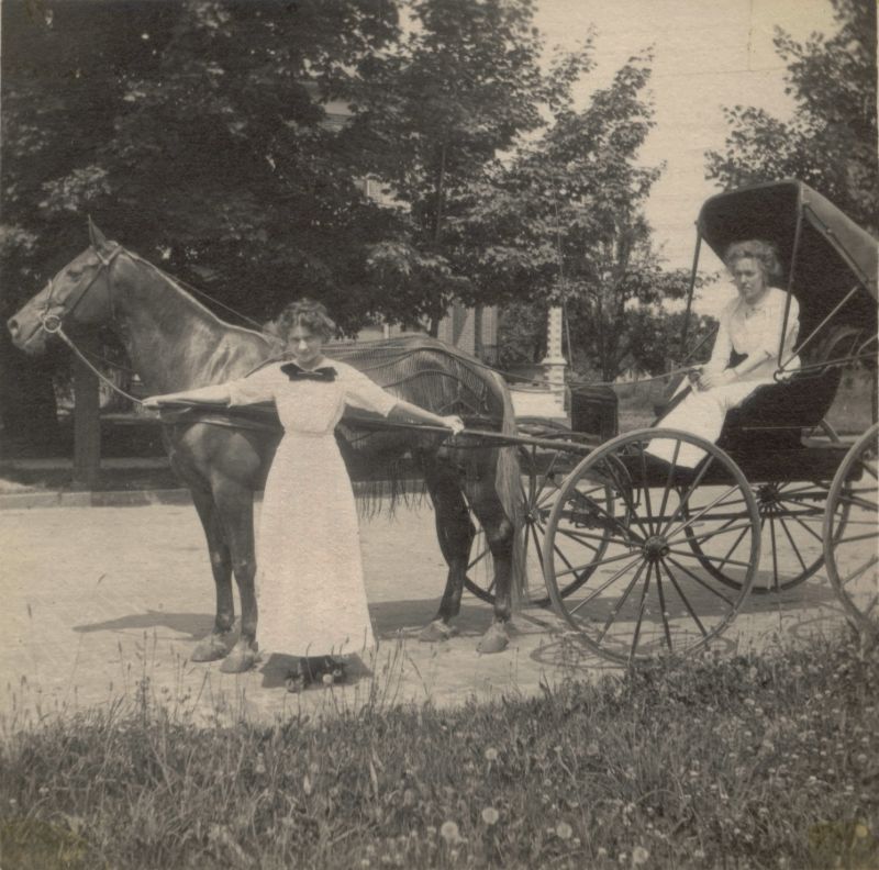 Before Automobile Popularity, 40 Amazing Photos Capture People During ...