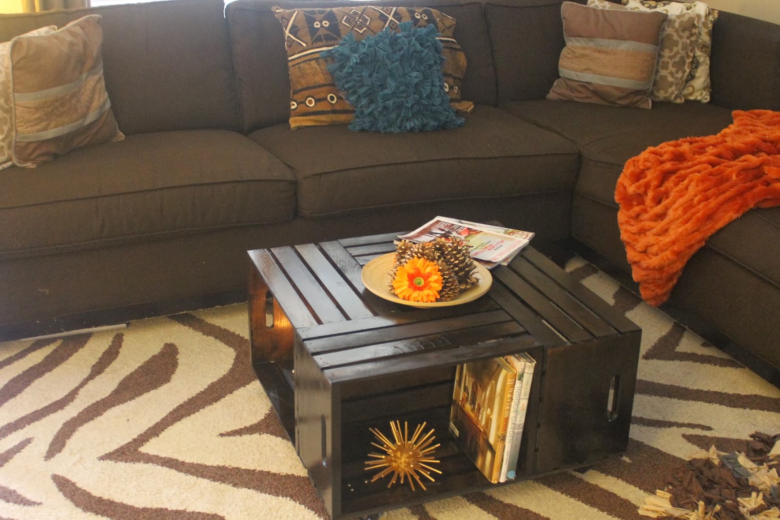 All Things O'Natural: LET'S MAKE A COFFEE TABLE...WITH CRATES!!