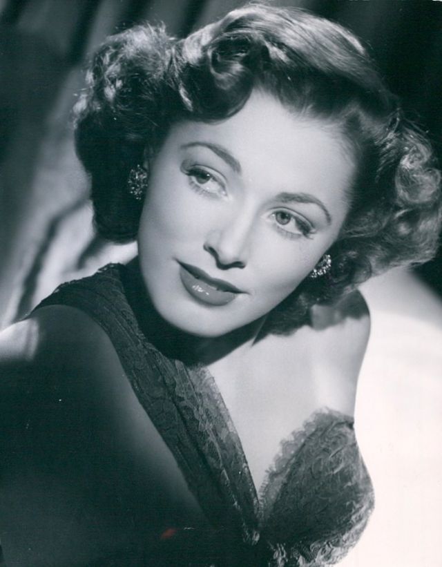 Woman of a Thousand Faces: Glamorous Photos of Eleanor Parker in the ...