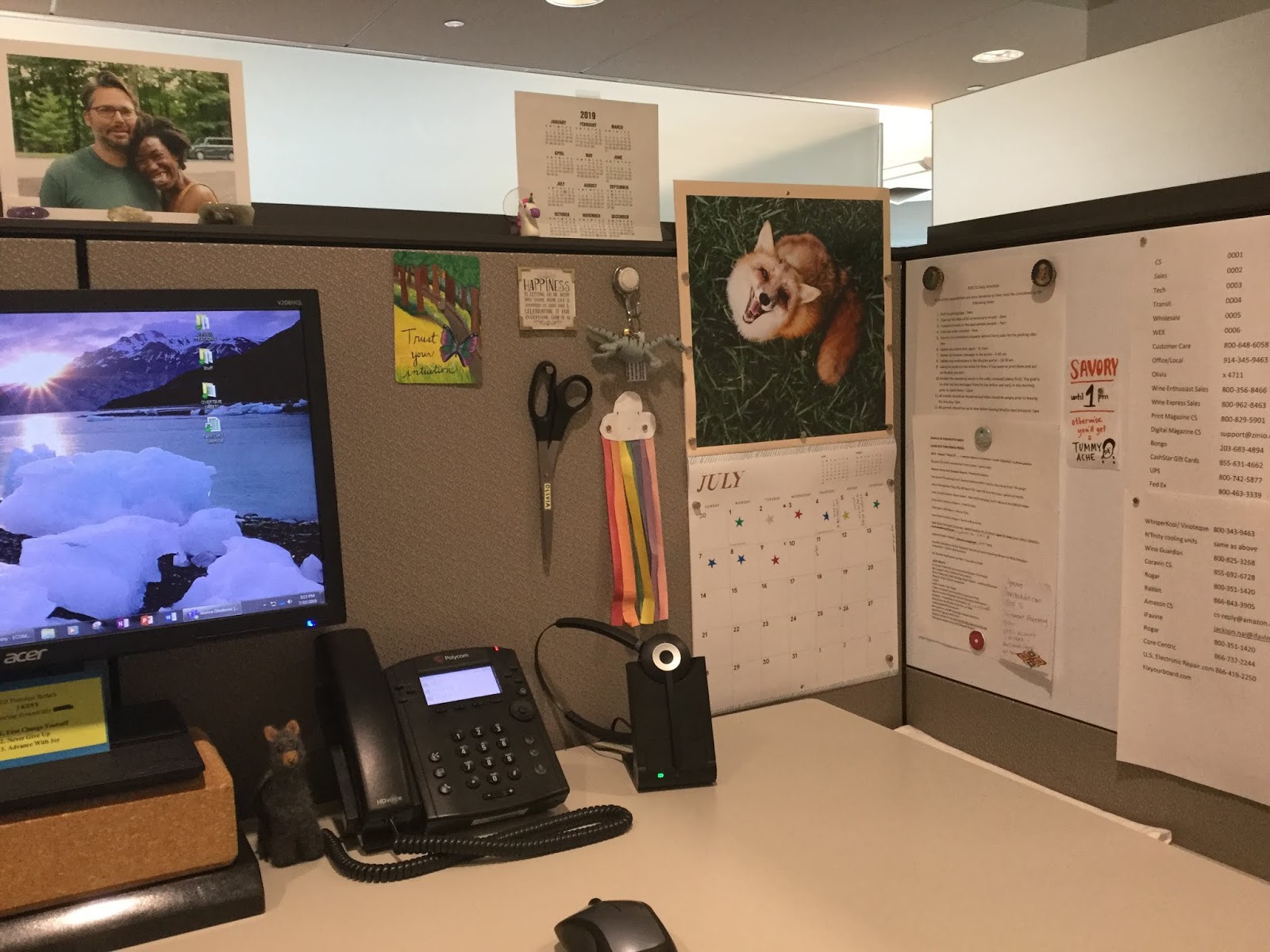 Olivia Cleans Green: How to Keep Your Cubicle Clean: 5 Tips for a Tidy Desk