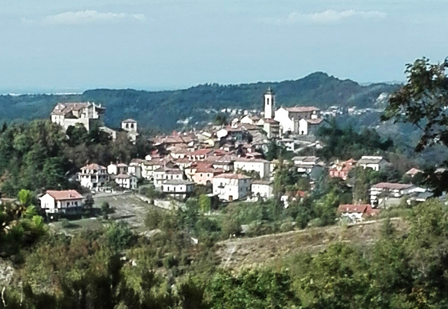 Fotografando...: La grande panchina di Mornese (AL)