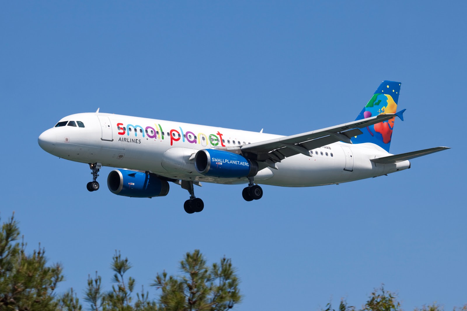 Small Planet Airlines neemt deel van chartervluchten Neckermann over ...
