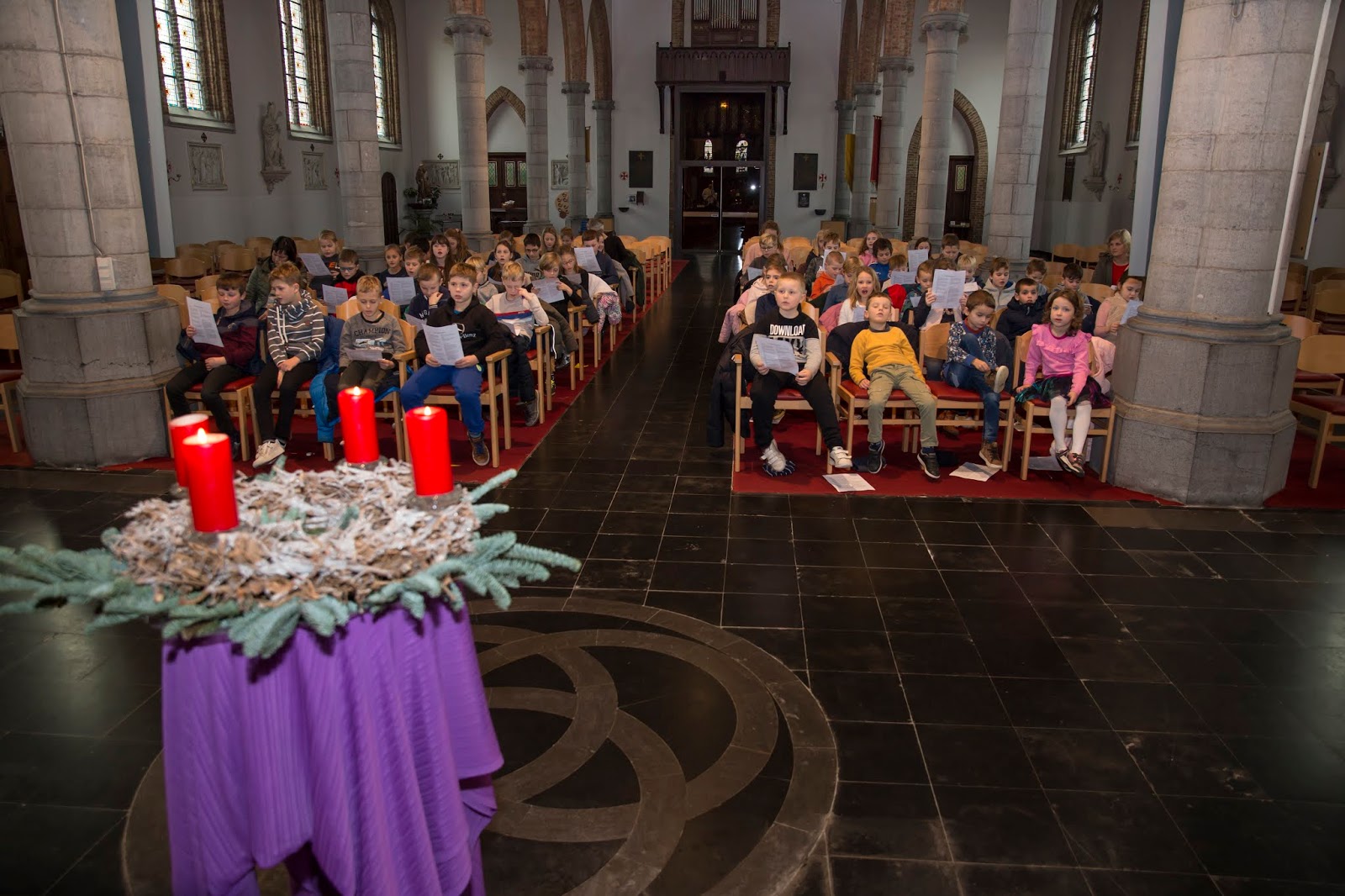 Levensbeschouwelijke 't Jonkerschooltje: Kerstviering in de kerk