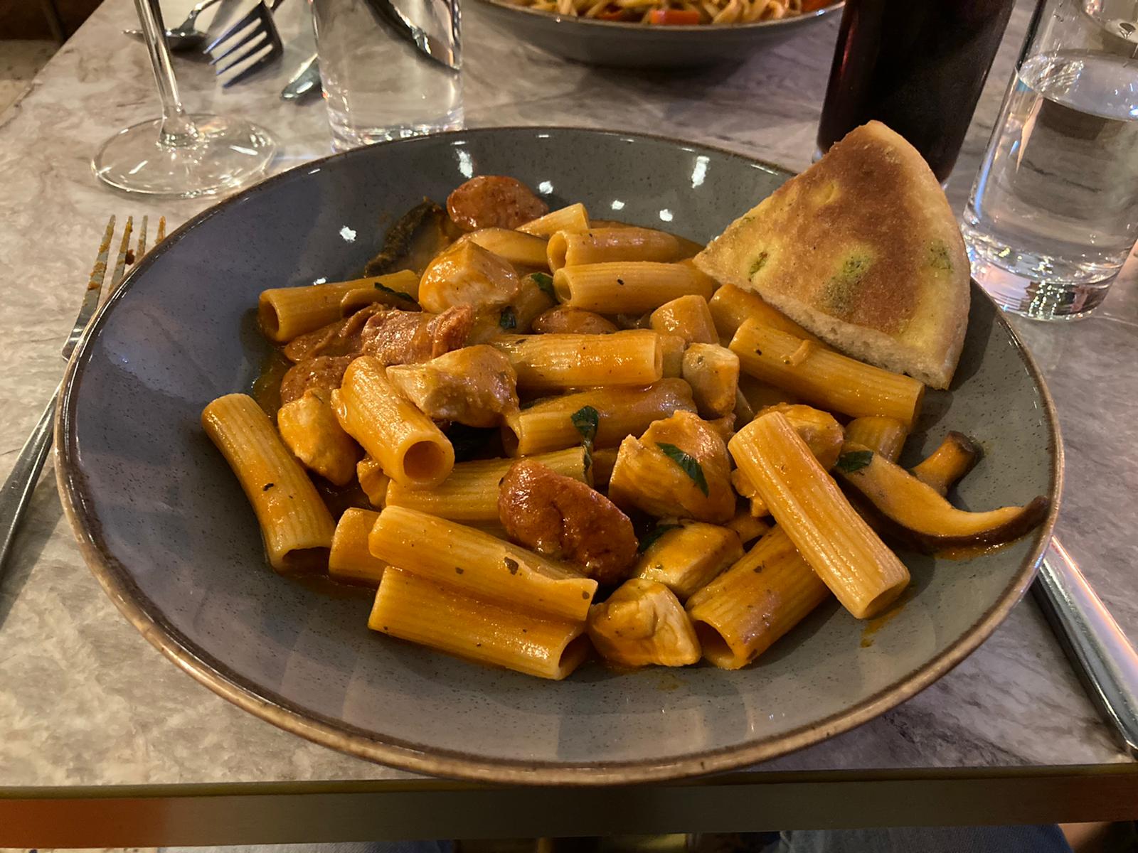 Pre-lockdown family dinner at The Greedy Italian | Love, Lucy xx