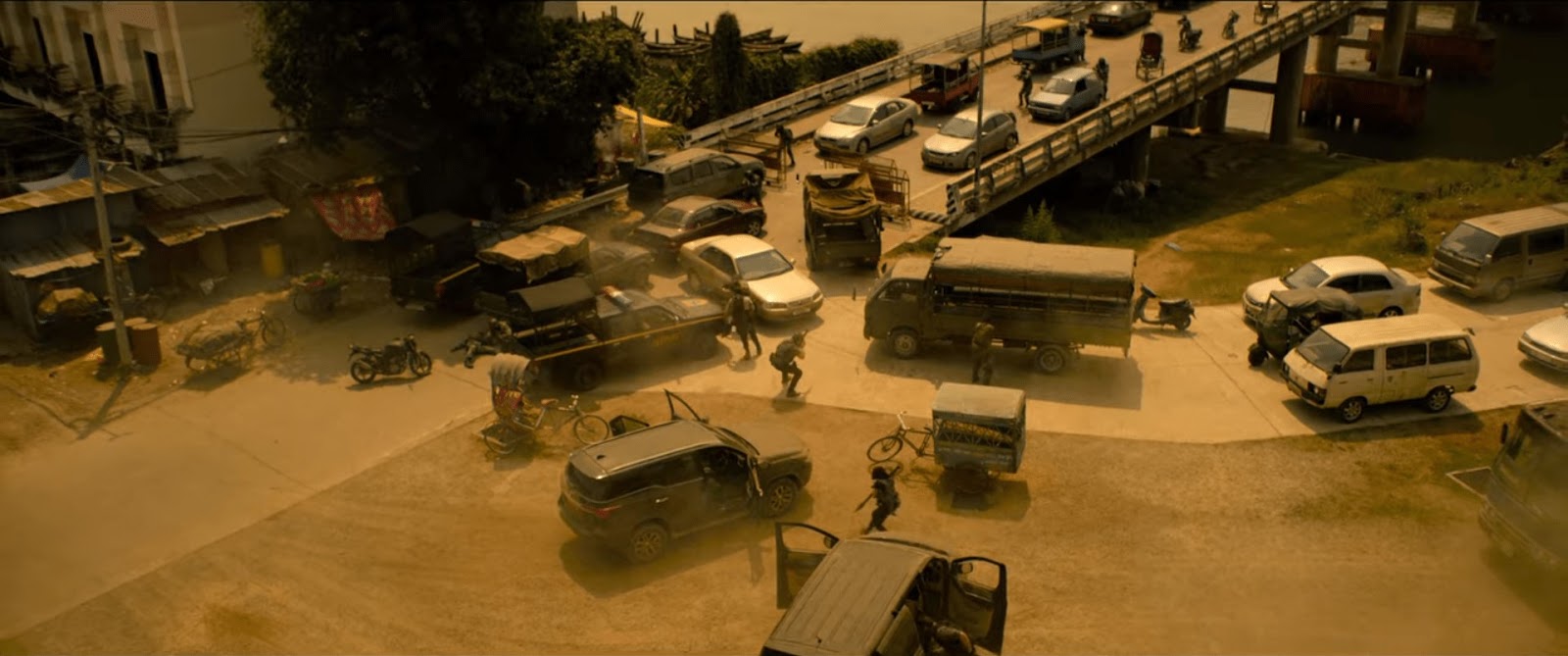 EXTRACTION : MOVIE REVIEW