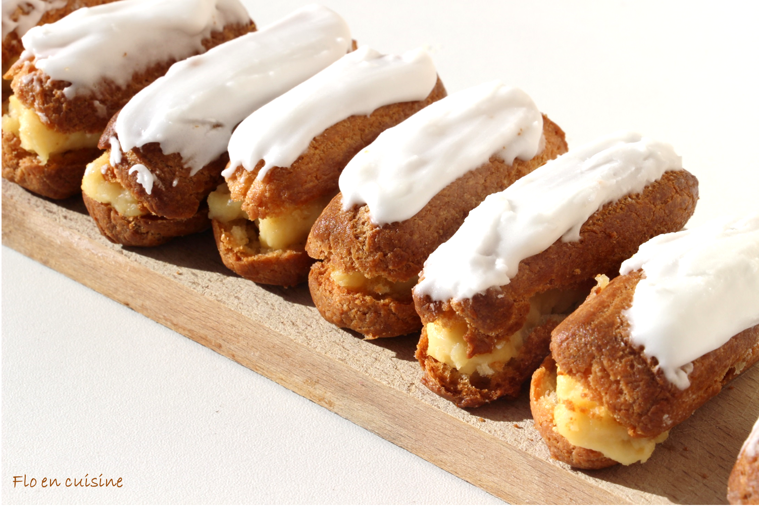 Flo en cuisine: Un livre, une recette : Eclairs à la vanille