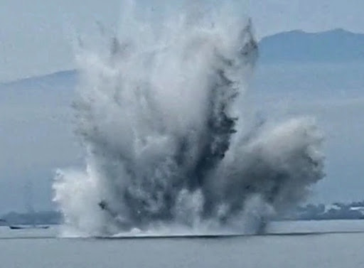 DEFENSE STUDIES: KRI Pulau Rimau – 724 Laksanakan Operasi Netralisasi ...