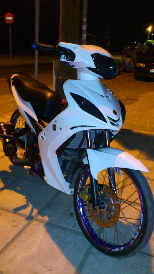 Mikrowio me dio rodes: Yamaha Crypton X