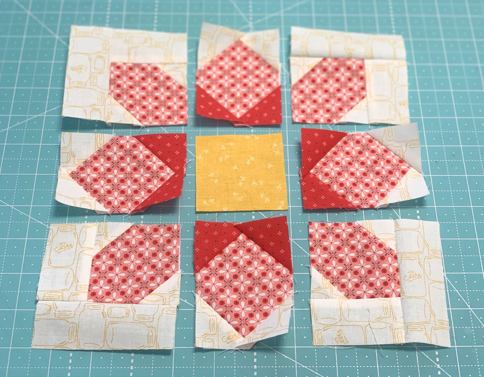 Bee In My Bonnet: Vintage Block Along - Winter Flower Block Tutorial!!