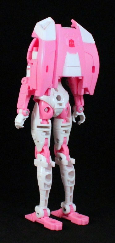 She's Fantastic: Transformers Earthrise - ARCEE!