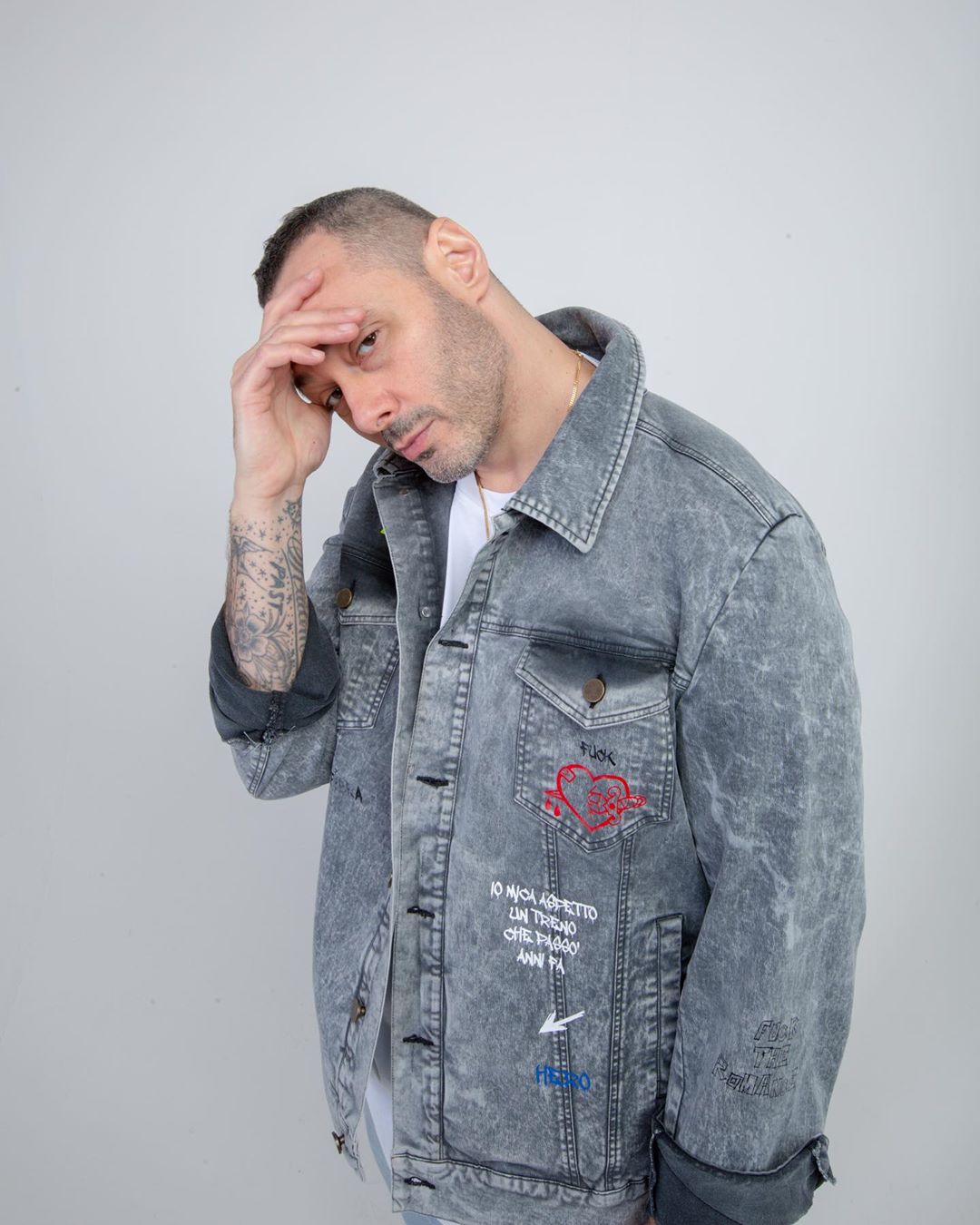 Fabri Fibra - L'uomo Nel Mirino - Blog: Nuovo drop Fucktheromance ...