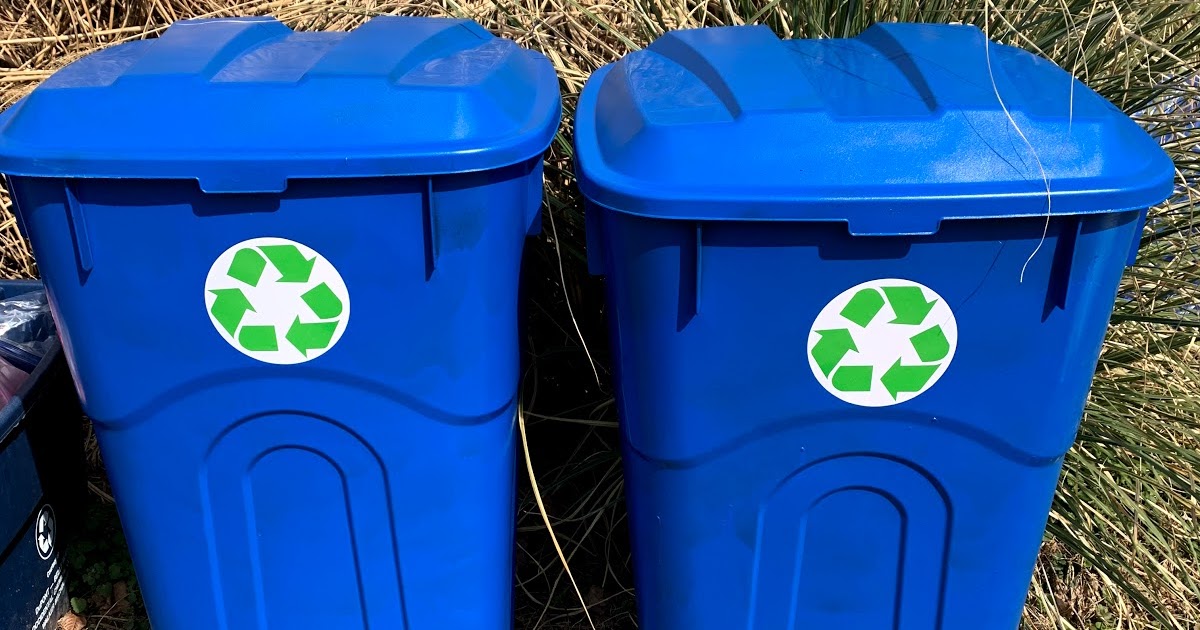 Book, Wine and Time: Simple DIY Recycling Trash Can
