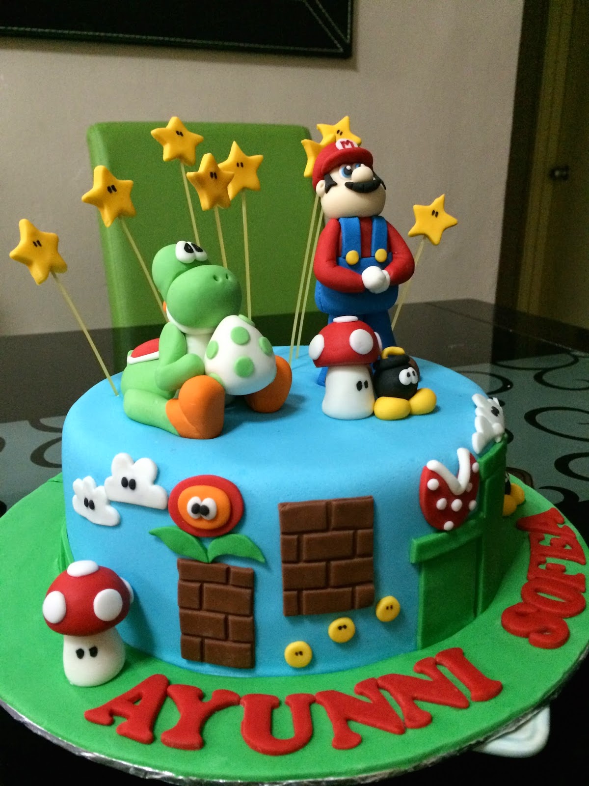 CoMeLiCiOuS: Mr.Mario & Yoshi cake
