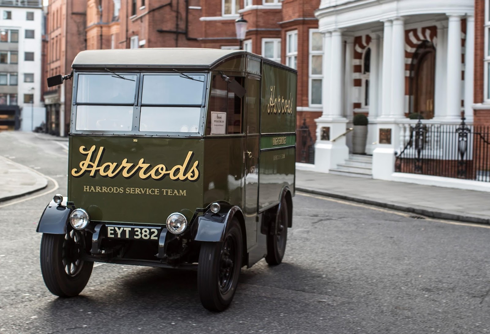 The Motoring World: After 100 years Harrods, the high class dept store ...
