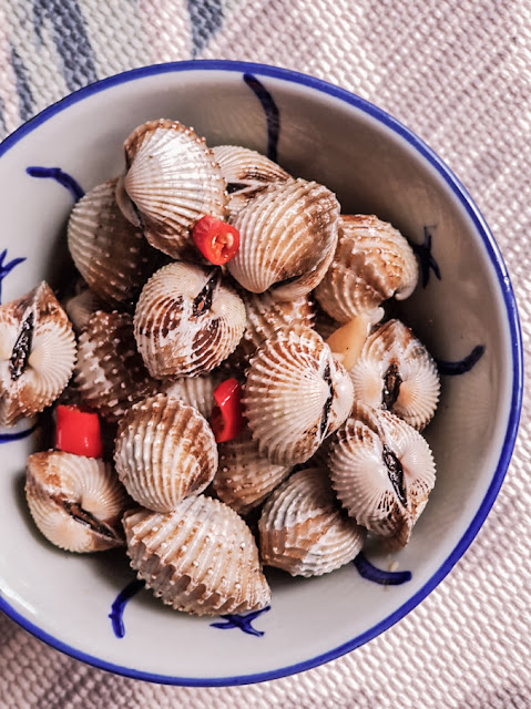 Recipe: Chinese-styled Soy Sauce Cockles - {FoodWanderers}