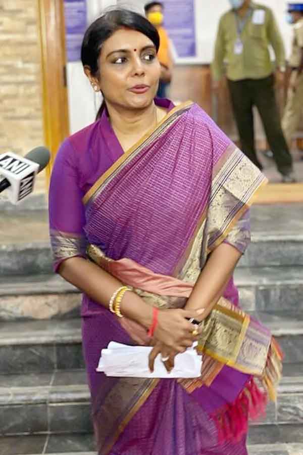 Beela Rajesh (IAS) Wiki, Age, Biography, History, Family, Husband, News