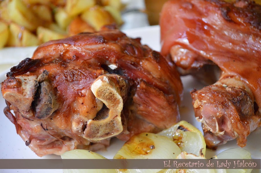 Codillo en salmuera asado | Cocina