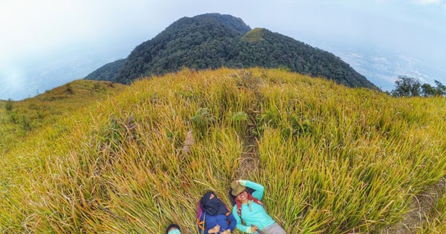 Slamet Riyadi: Pengalaman 3 Gadis di Gunung Botak Ungaran | Holiday Runner