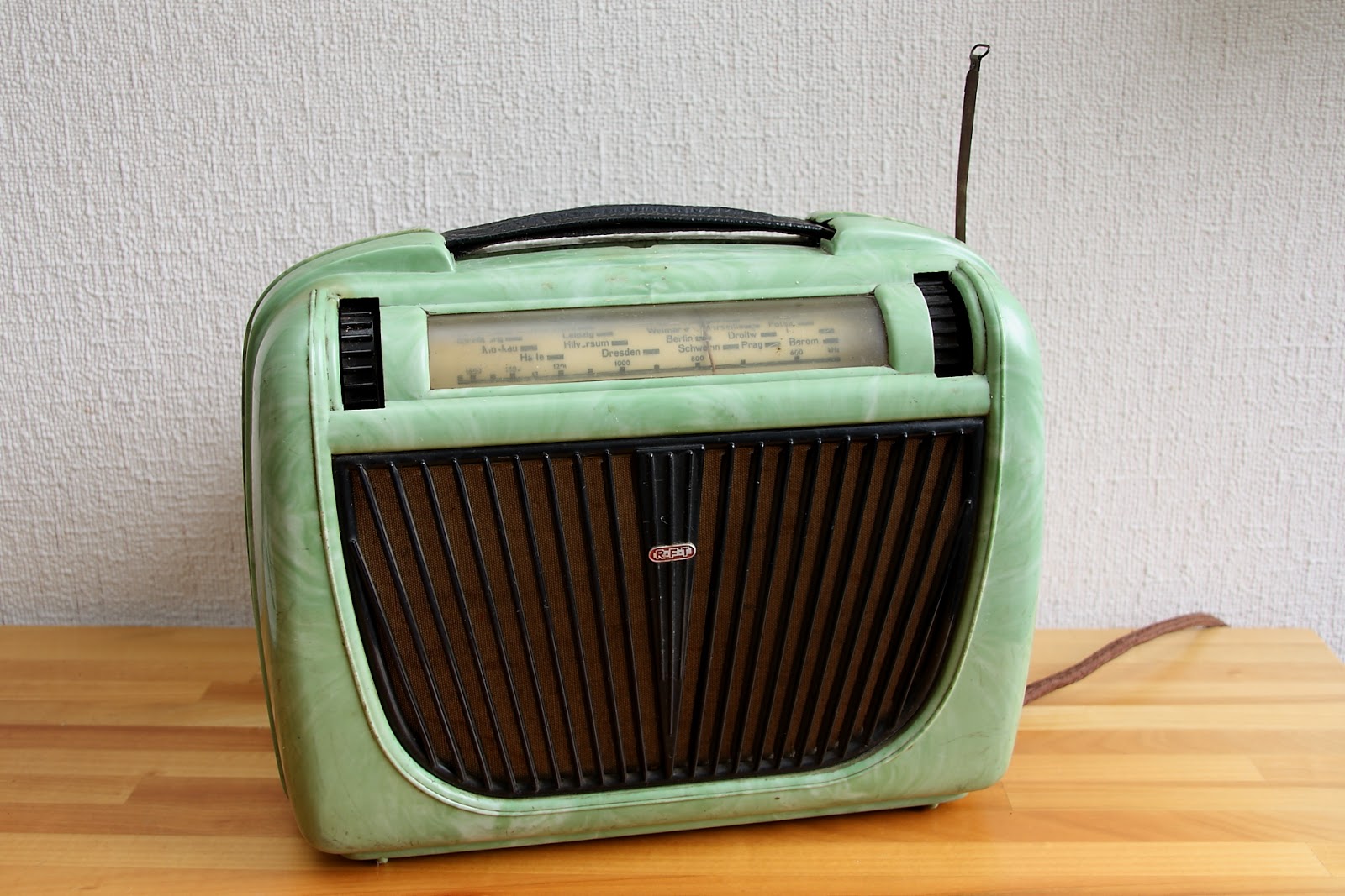 Wholesale And Custom Travel Items With Personalized Logos Custom Radios To Advertise And