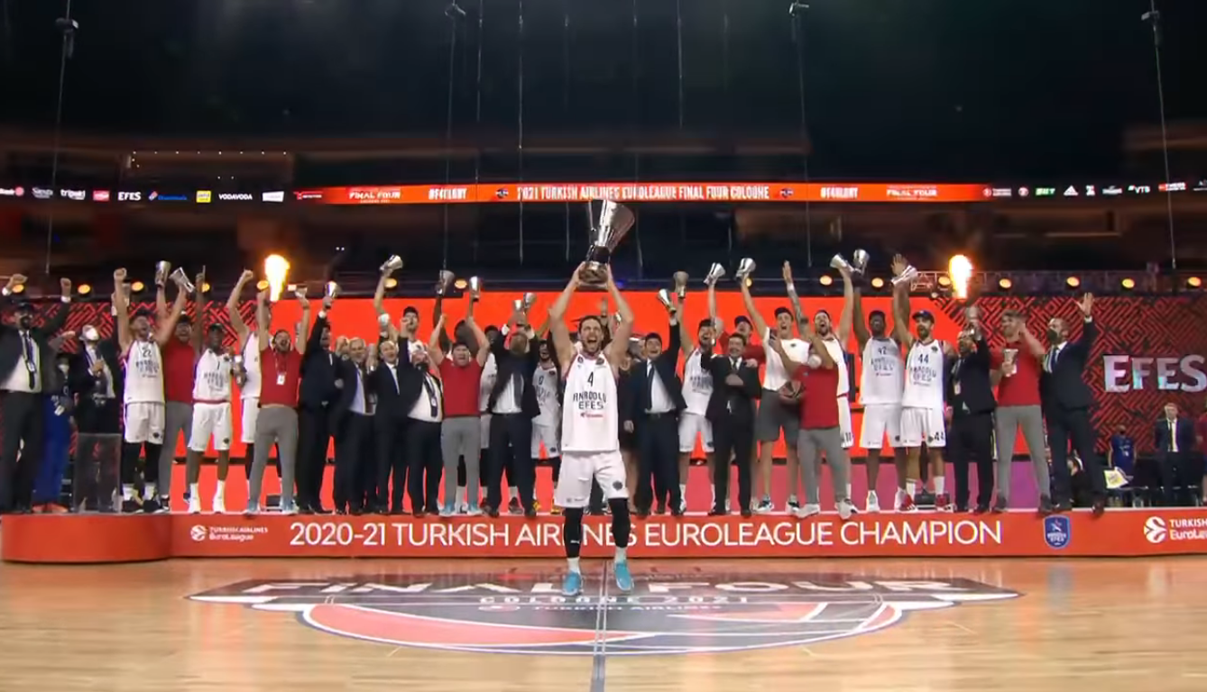 Basket: l'Efes Istanbul trionfa in Eurolega