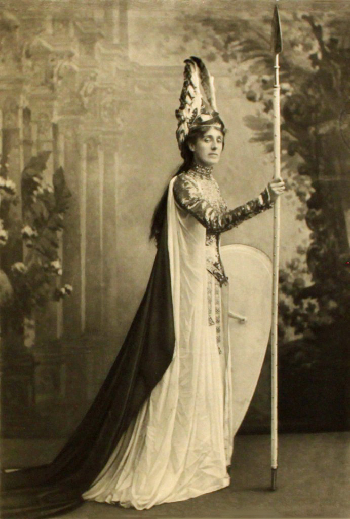 History in Photos: Duchess of Devonshire’s Jubilee Costume Ball 1897