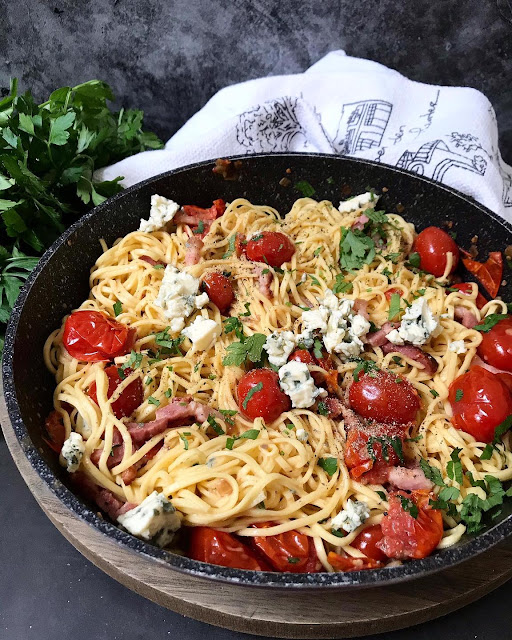 Spaghetti met Bleu d'Auvergne en kerstomaat