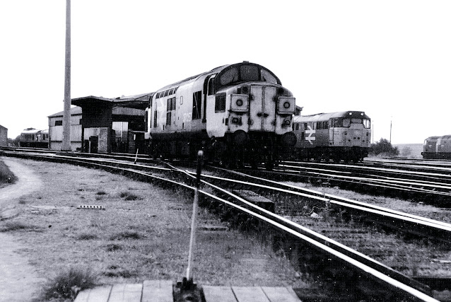 'Along These Tracks' Train Photos Site : Photo BR Class 37057 D6757 UK ...