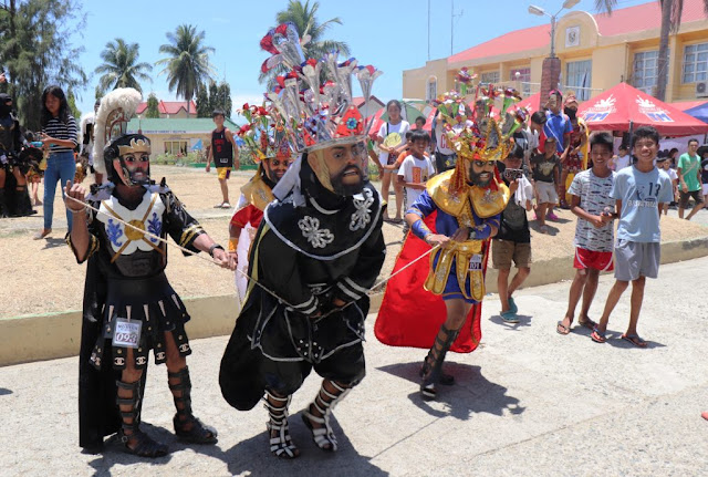 Marinduque Rising: Moryonan penitential rite and mask making included ...
