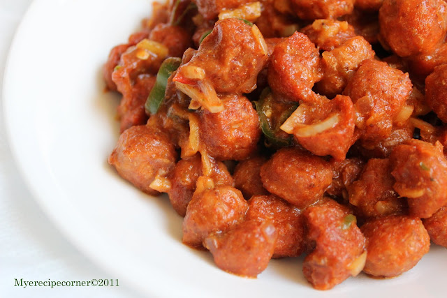 Mye's Kitchen: Chilli Soya Chunks/ Chilly Mealmaker.