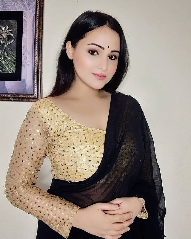 Aliya Naaz Web Series, Movies, Pictures, Wiki, Age, Affairs, Husband ...