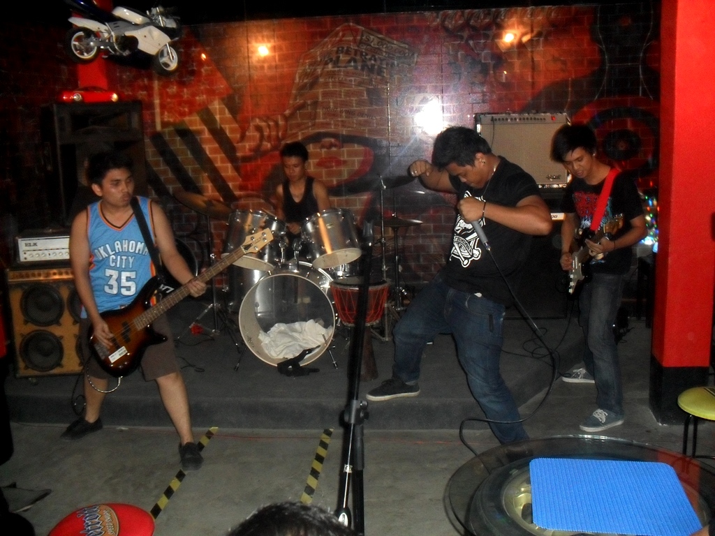 BOTEBAKALPROJECT.BLOGSPOT.COM: April 13- Kidlat Tattoo @ RPM