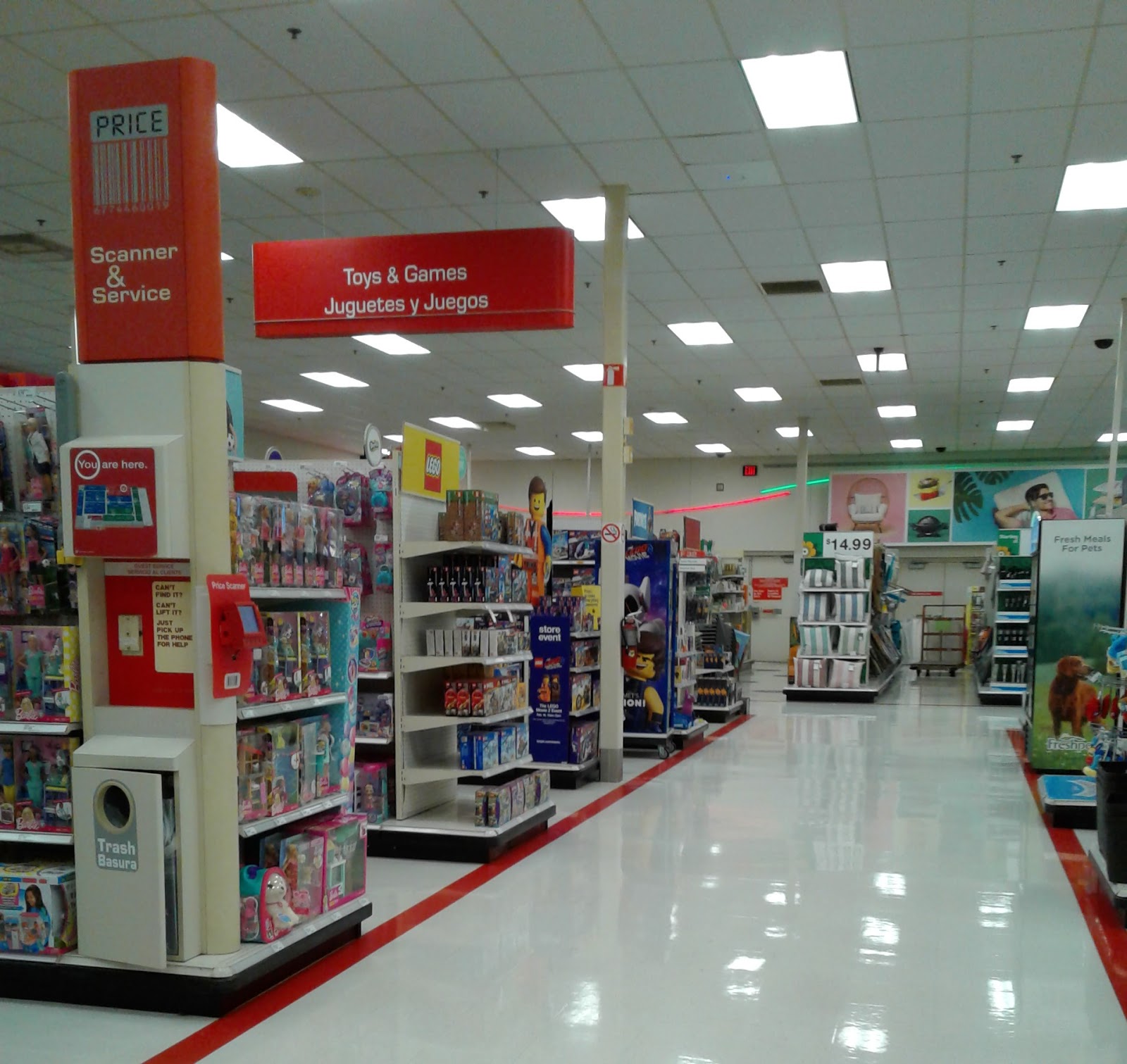 My Florida Retail Blog: A Tale of Two Targets, Part 1 - Let that Neon ...